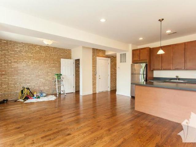 2 Br, 2 bath, Condo 2834 North Albany Avenue