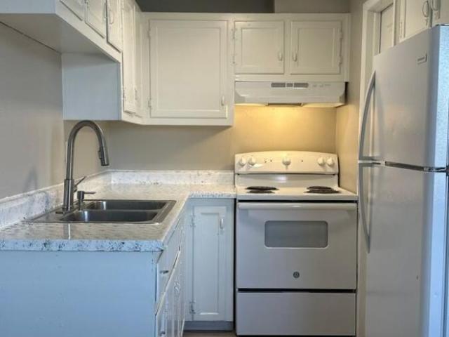 2 Br, 2 bath, Condo 2831 Eliot Cir