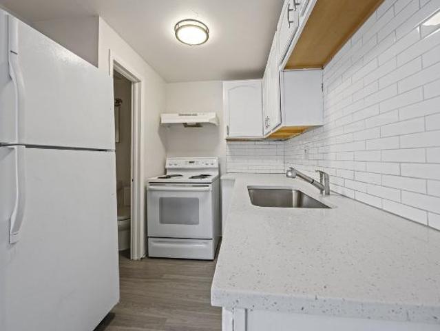 2 Br, 2 bath, Condo 2851 Eliot Circle