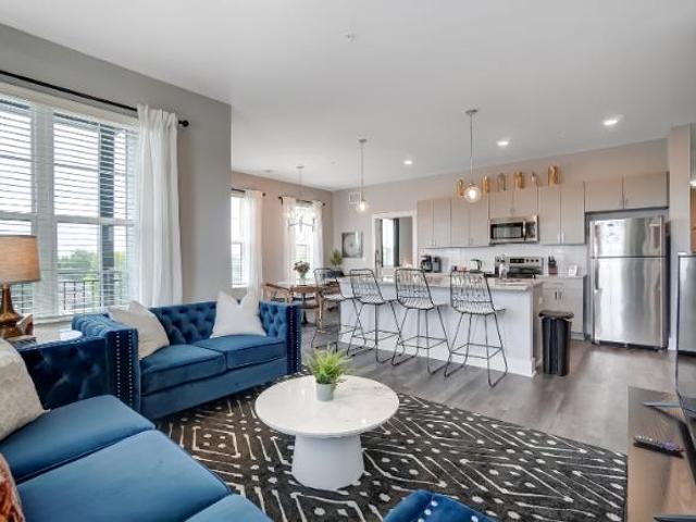 2 Br, 2 bath, Condo 2875 Olentangy River Road