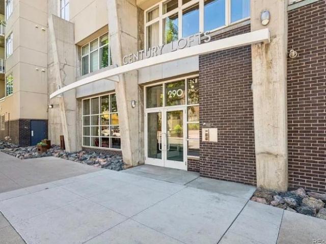 2 Br, 2 bath, Condo 290 W 12th Ave