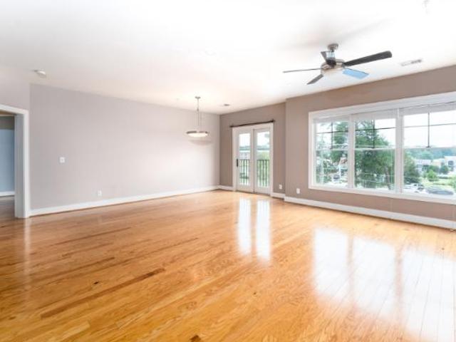 2 Br, 2 bath, Condo 2920 Martinsville Rd