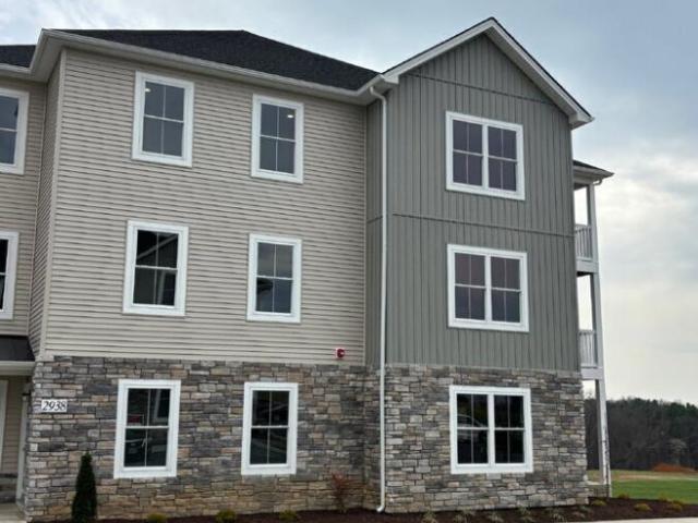 2 Br, 2 bath, Condo 2938 Locust Grove Court