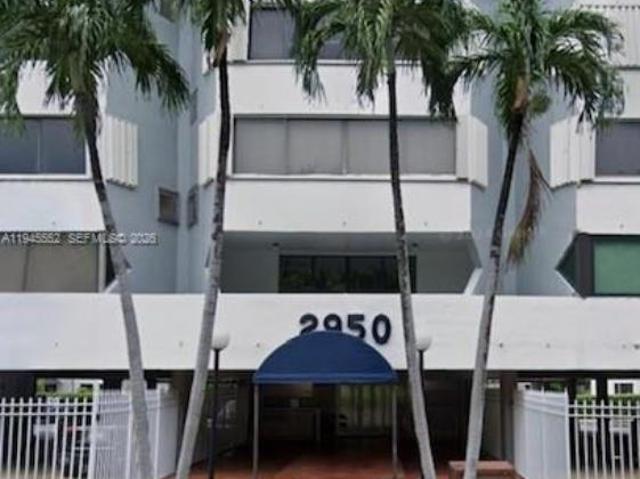 2 Br, 2 bath, Condo 2950 SW 3rd Ave