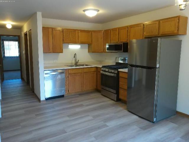 2 Br, 2 bath, Condo 295 Woodridge Cir