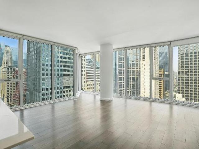 2 Br, 2 bath, Condo 29 W Lake St