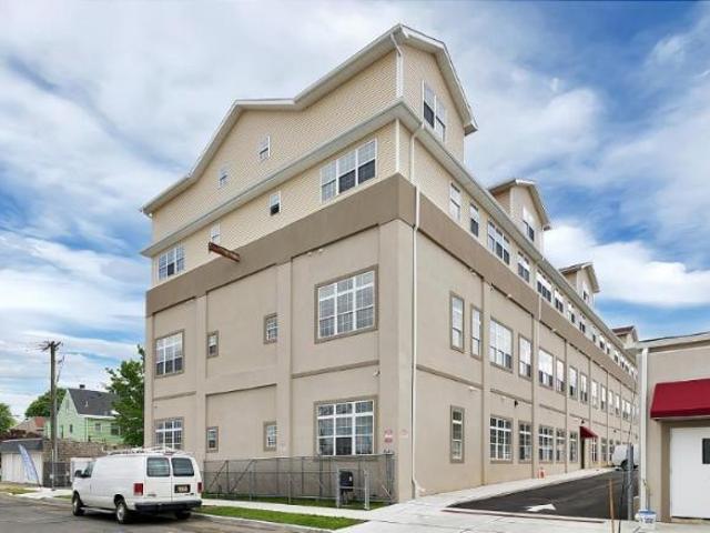 2 Br, 2 bath, Condo 2 John St