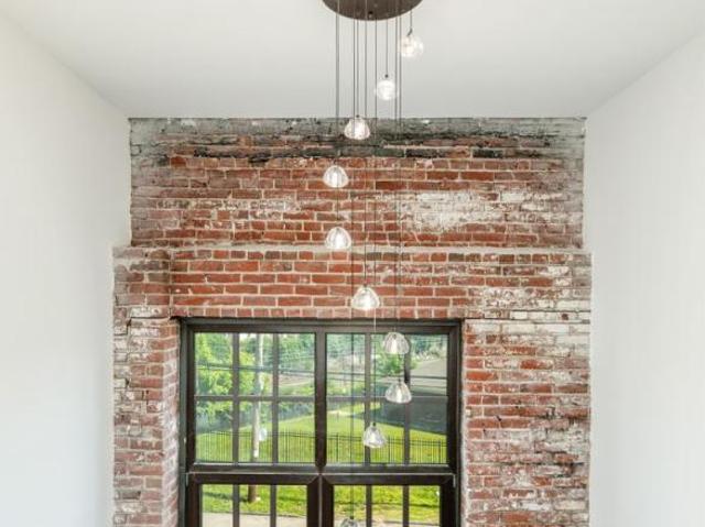 2 Br, 2 bath, Condo 3003 W Glenwood Ave