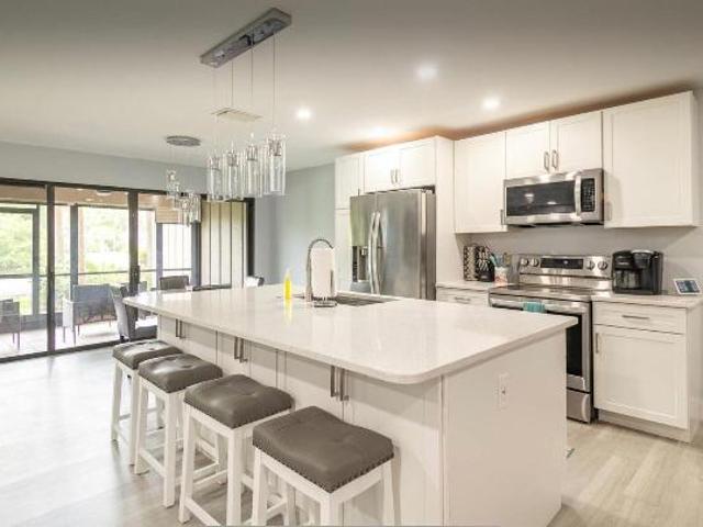 2 Br, 2 bath, Condo 300 Crosswinds Drive