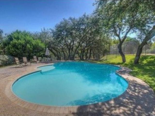 2 Br, 2 bath, Condo 300 Out Yonder