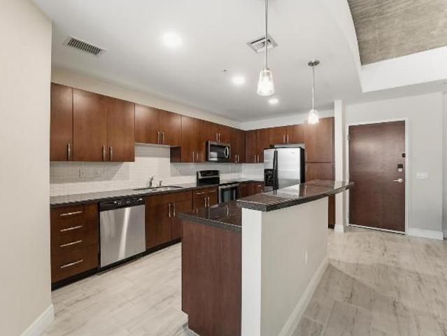 2 Br, 2 bath, Condo 300 S Australian Avenue