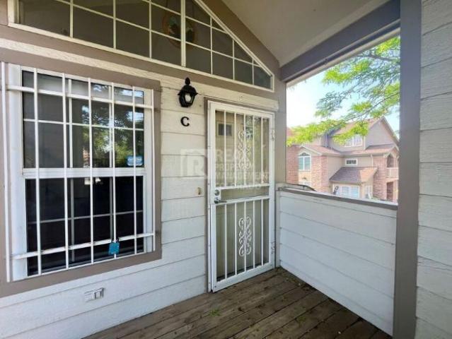 2 Br, 2 bath, Condo 3010 W Prentice Ave