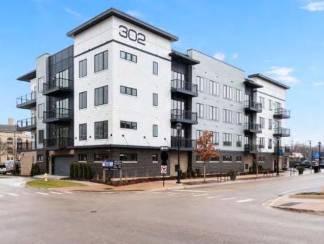 2 Br, 2 bath, Condo 302 W Liberty Drive