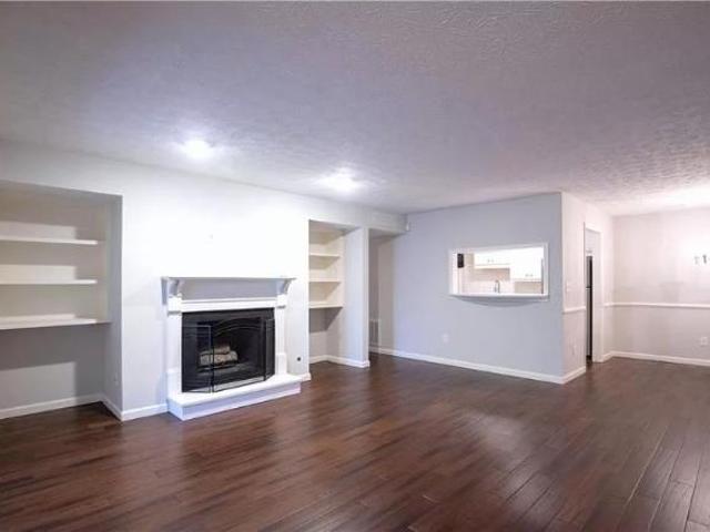 2 Br, 2 bath, Condo 305 Dunbar Dr