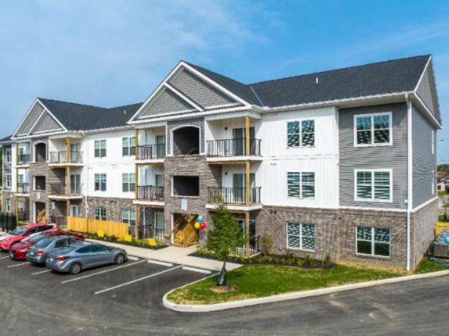 2 Br, 2 bath, Condo 307 W Johnstown Road