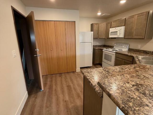 2 Br, 2 bath, Condo 309 46th St N
