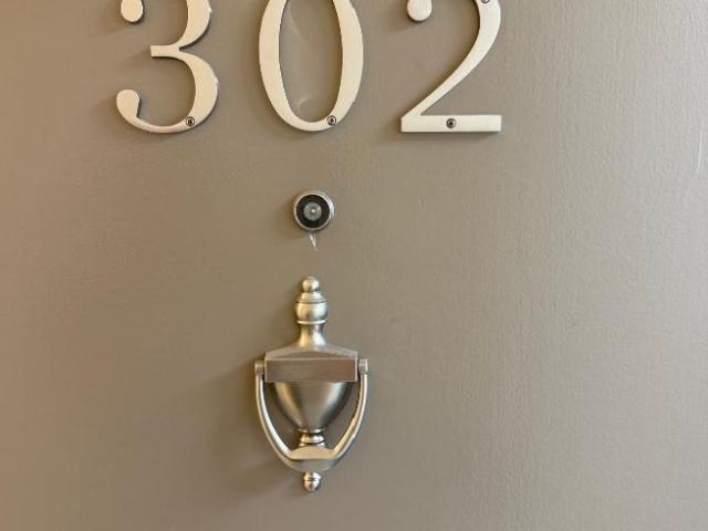 2 Br, 2 bath, Condo 309 S Sherbourne Dr