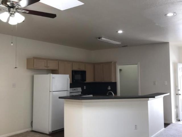 2 Br, 2 bath, Condo 3104 Northwest Blvd