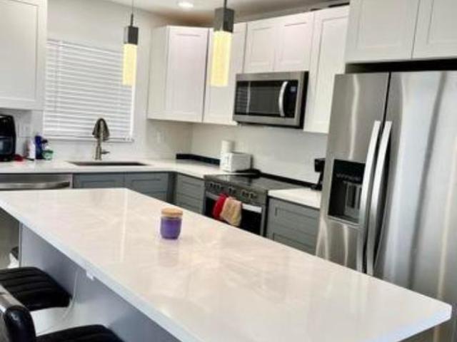 2 Br, 2 bath, Condo 311 E Ocean Avenue