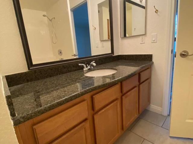 2 Br, 2 bath, Condo 3145 E Flamingo Rd