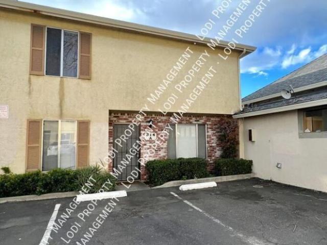 2 Br, 2 bath, Condo 314 W Lockeford St