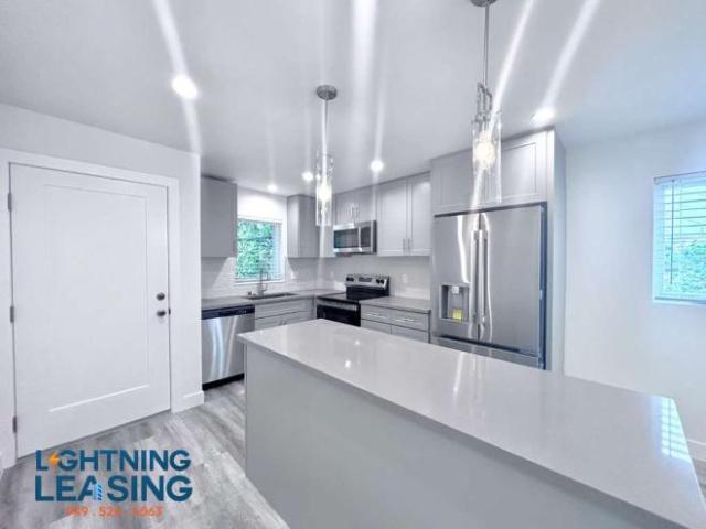 2 Br, 2 bath, Condo 315 N Detroit St
