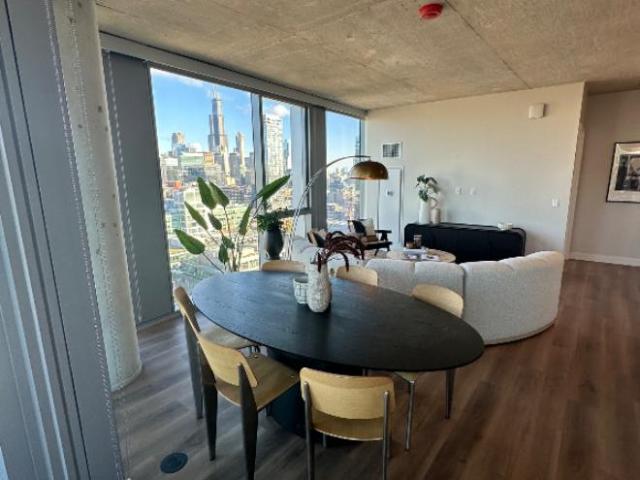 2 Br, 2 bath, Condo 315 N May St