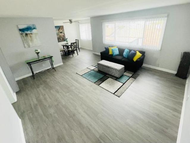 2 Br, 2 bath, Condo 317 E Hazel St