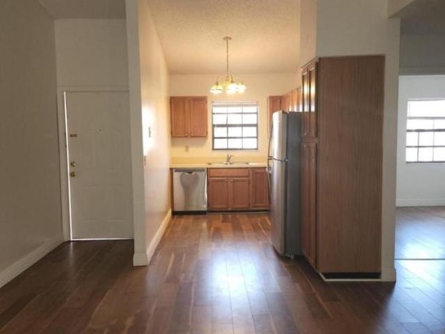 2 Br, 2 bath, Condo 321 Norwood Terrace