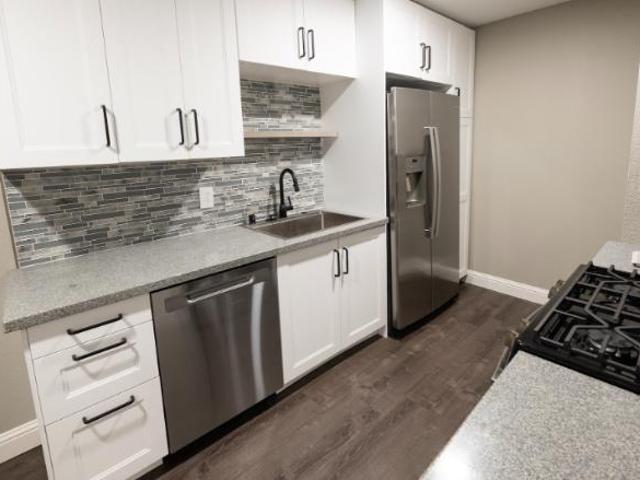 2 Br, 2 bath, Condo 323 Montrose