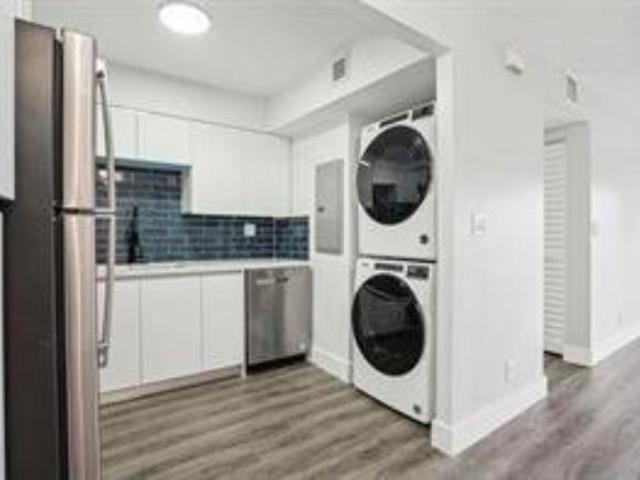 2 Br, 2 bath, Condo 3244 NW 84th Ave