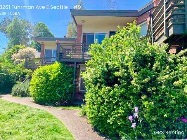 2 Br, 2 bath, Condo 3261 Fuhrman Ave E