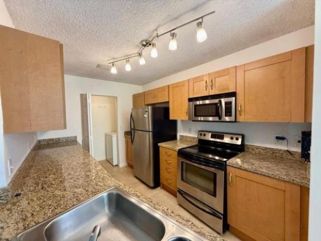2 Br, 2 bath, Condo 3299 Clint Moore Road
