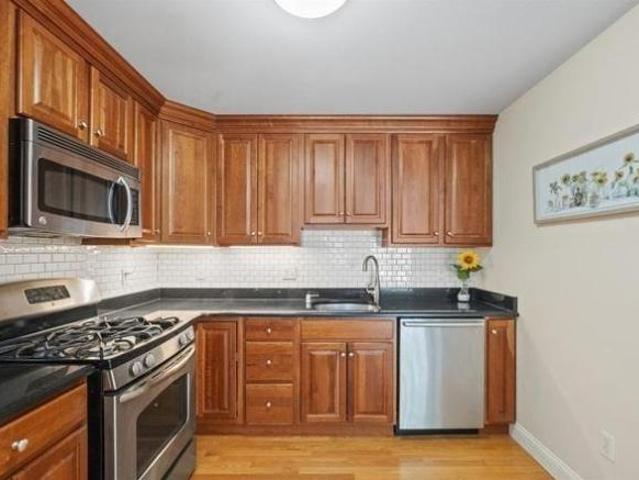2 Br, 2 bath, Condo 32 Common S