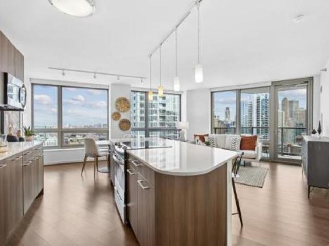 2 Br, 2 bath, Condo 330 W Grand Ave