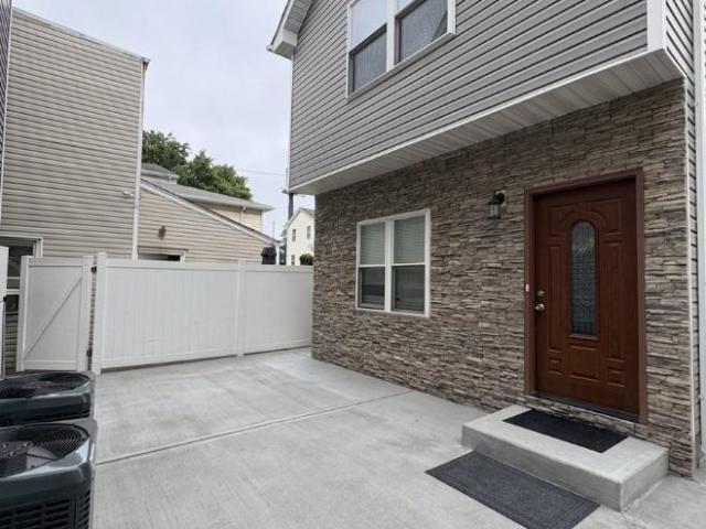 2 Br, 2 bath, Condo 331 Bond St