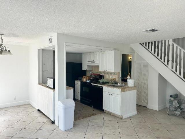 2 Br, 2 bath, Condo 3326 New S Province Blvd