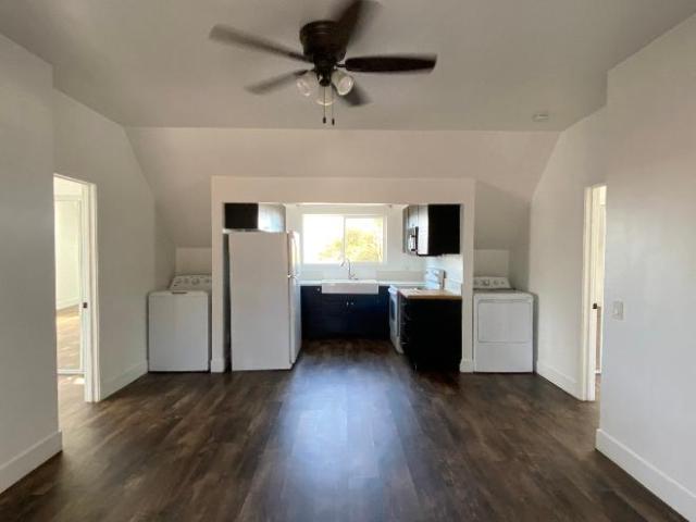 2 Br, 2 bath, Condo 3322 Clairemont Drive