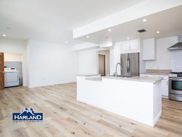 2 Br, 2 bath, Condo 3333 Reynard Way