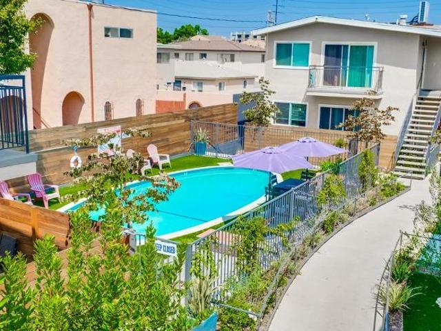 2 Br, 2 bath, Condo 333 W Queen St