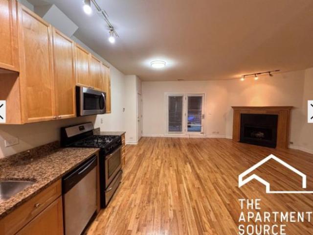 2 Br, 2 bath, Condo 3349 N Clark St