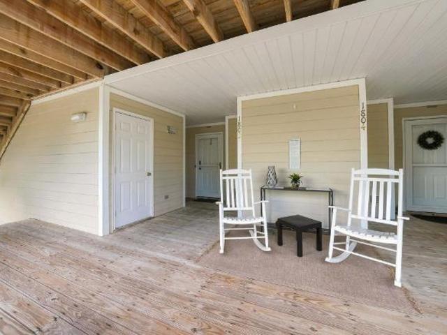 2 Br, 2 bath, Condo 3350 Club Villa Drive
