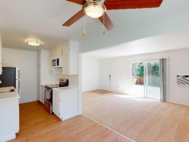 2 Br, 2 bath, Condo 335 Enfrente Rd