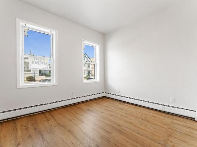 2 Br, 2 bath, Condo 337 Washington St