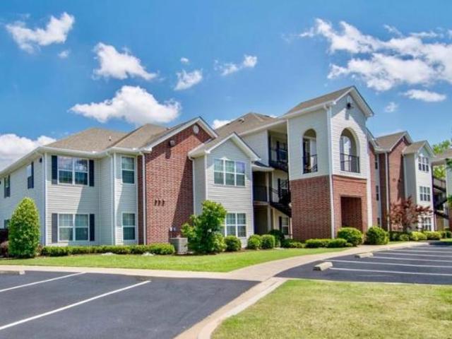 2 Br, 2 bath, Condo 3390 N Lumpkin Rd
