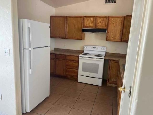 2 Br, 2 bath, Condo 3430 N Fontana Ave