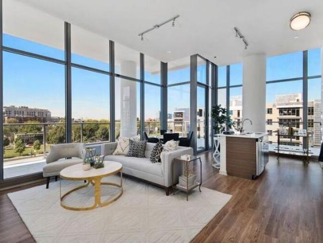 2 Br, 2 bath, Condo 347 West Chestnut St
