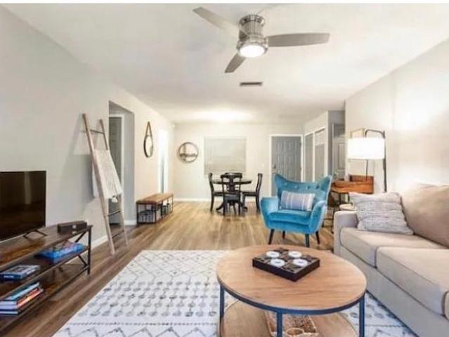 2 Br, 2 bath, Condo 3541 E Fort King Street