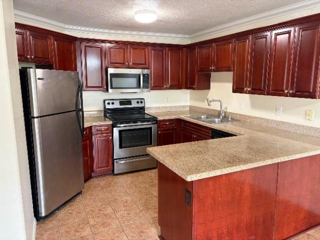 2 Br, 2 bath, Condo 3553 Paseo De Francisco