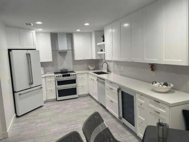 2 Br, 2 bath, Condo 3564 Paseo De Los Californianos